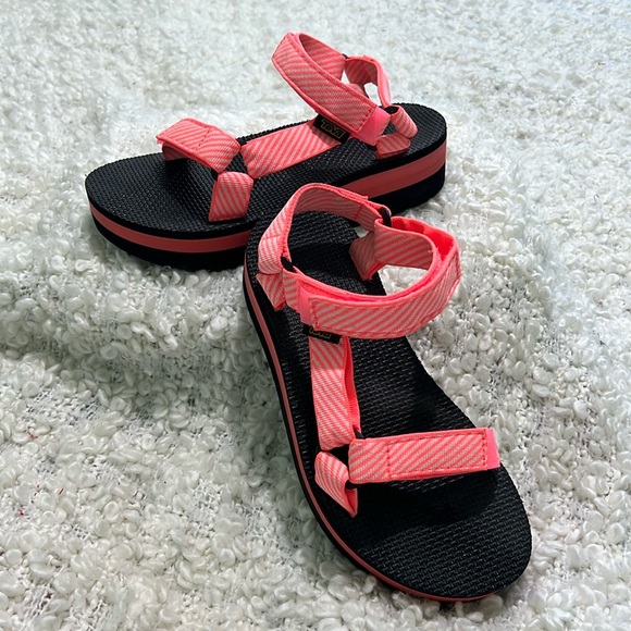 Teva | Shoes | Teva Platform Universal Sandals Coral Candy Stripe ...